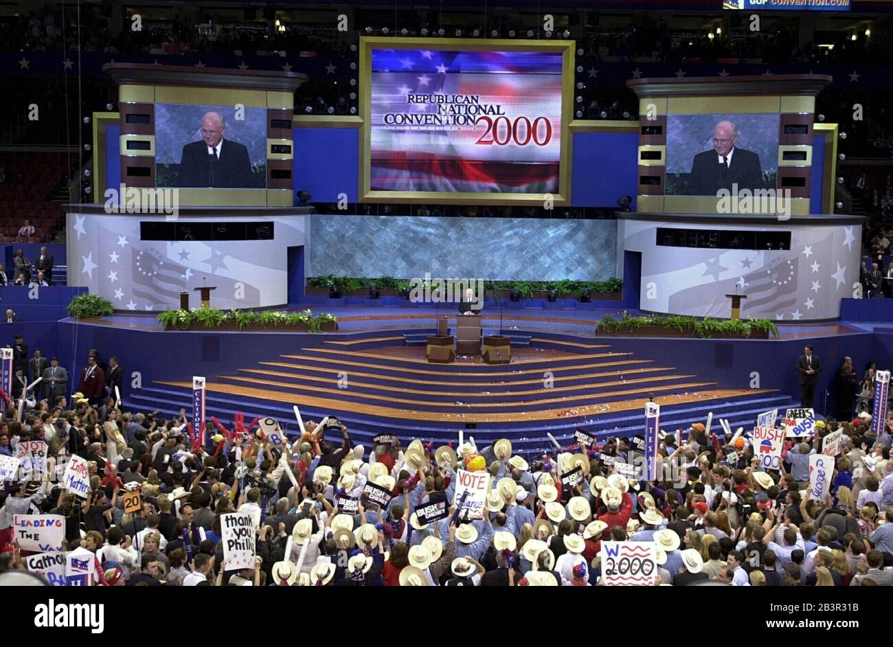 Philadelphia Pennsylvania USA, 02AUG2000: Dick Cheney makes his ...