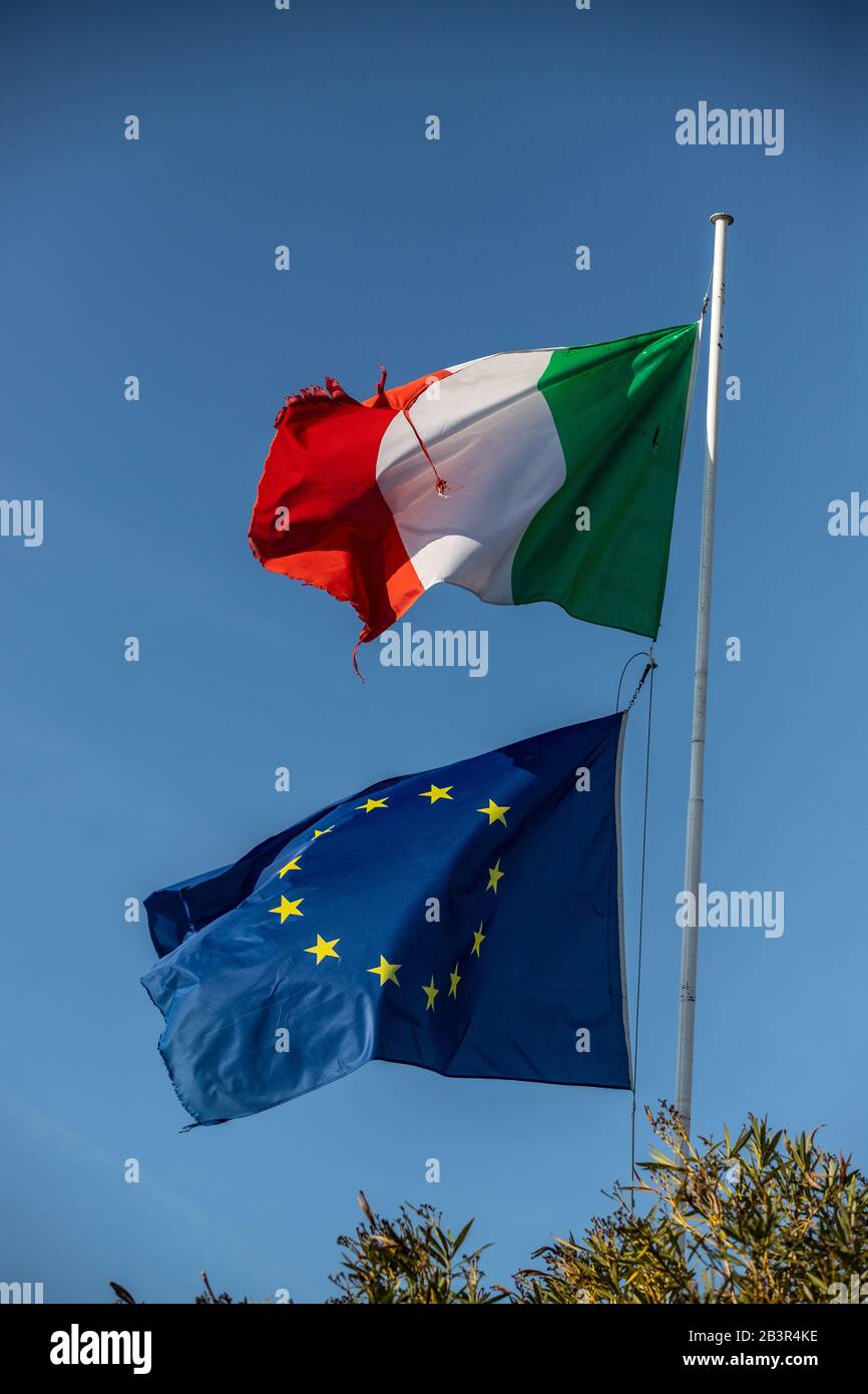 Flags of Italy and the european Union Stock Photo - Alamy