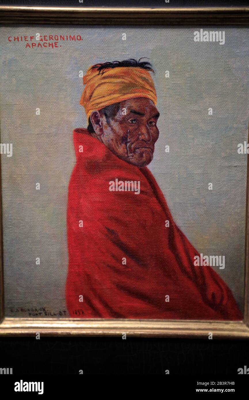 Apache chief chief hi-res stock photography and images - Alamy