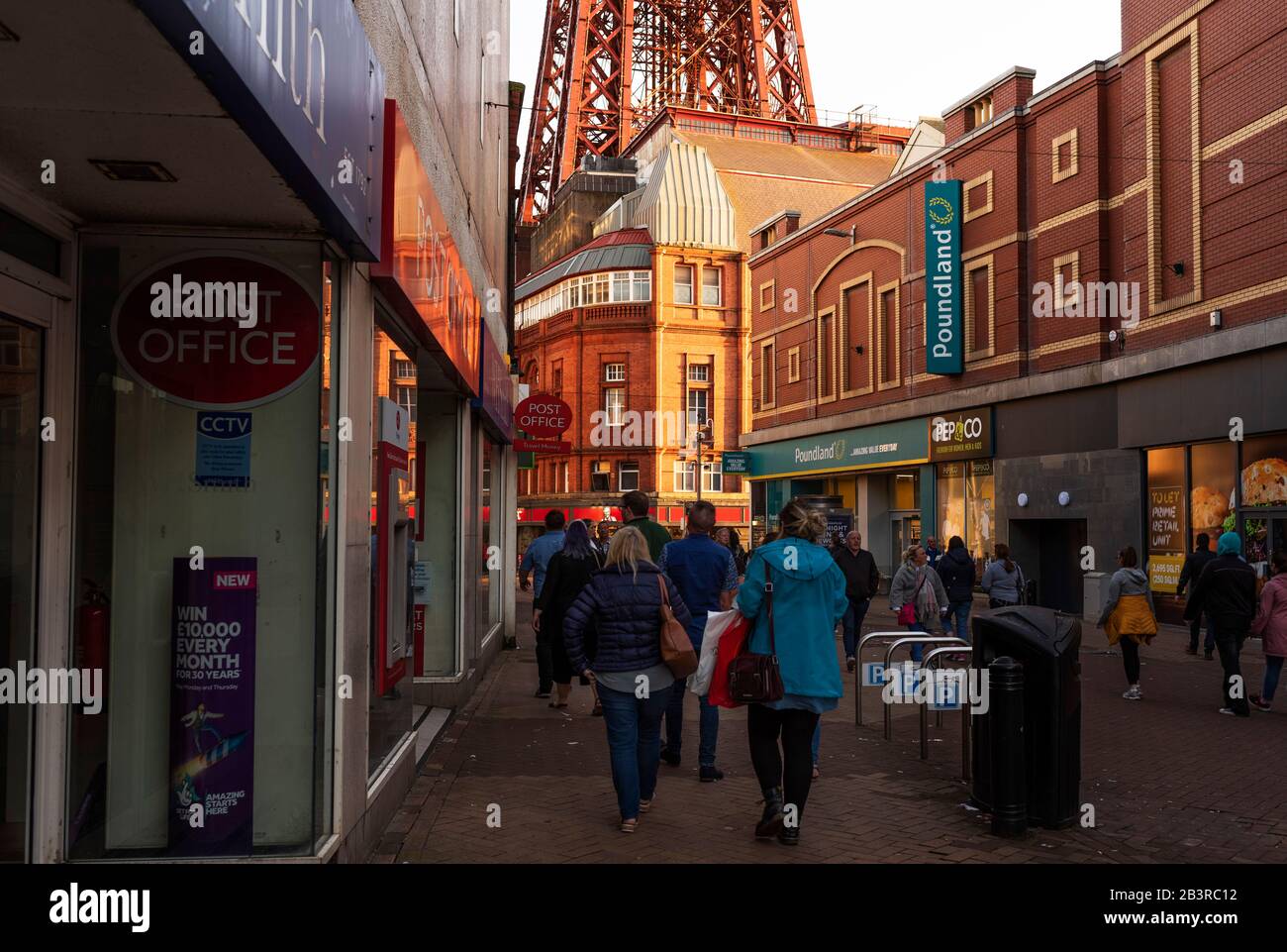 Blackpool holiday people hi-res stock photography and images - Alamy