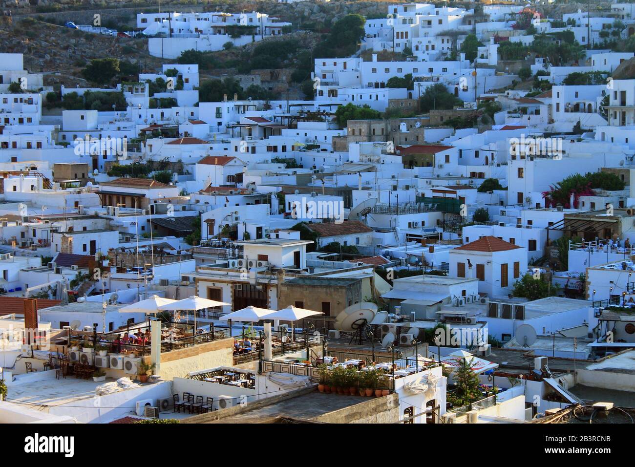 White rooves houses hi-res stock photography and images - Alamy