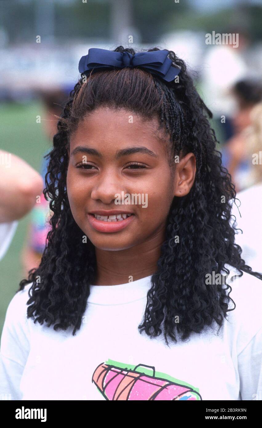 Cheerleading squads hi-res stock photography and images - Alamy