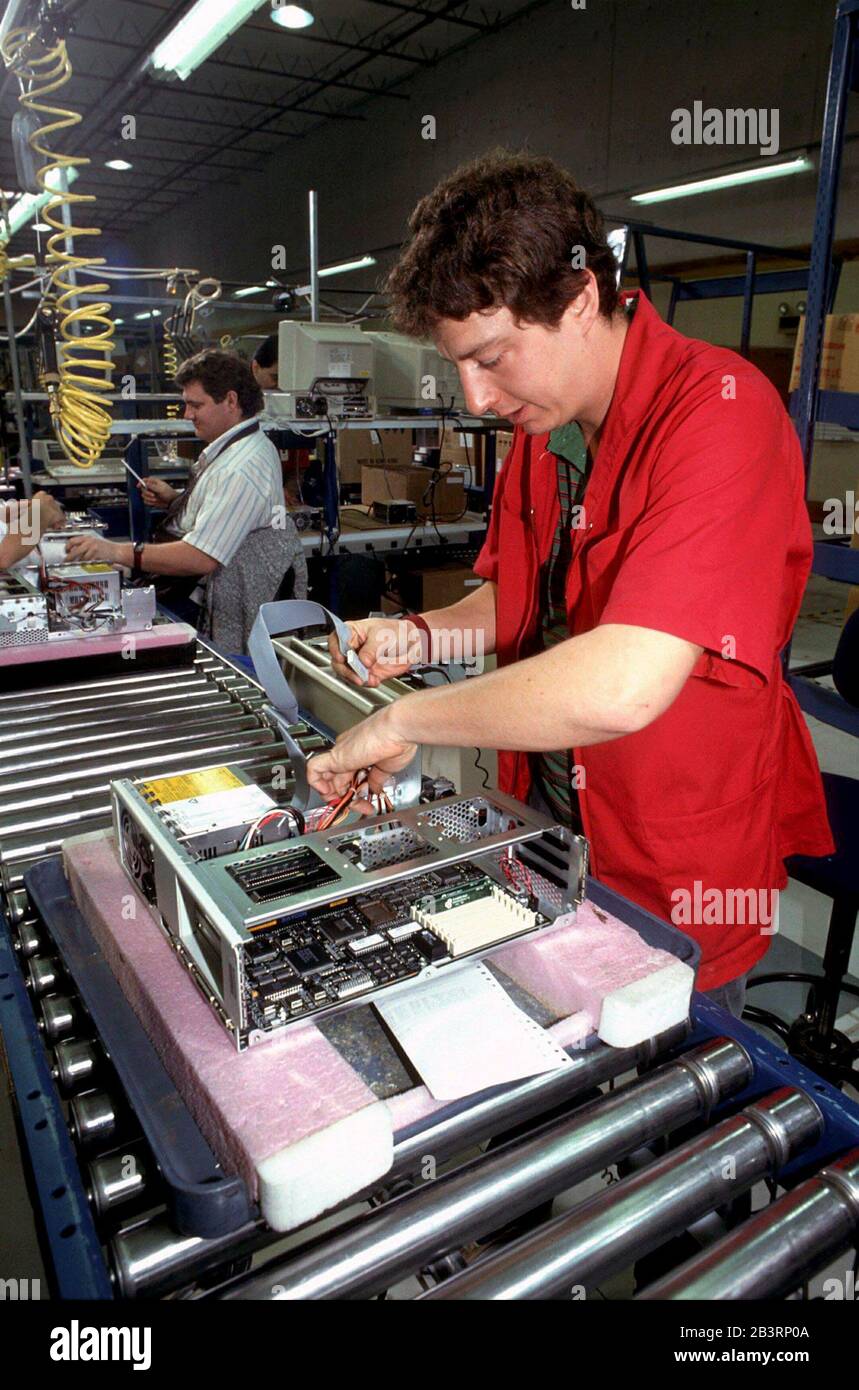 Computer assembly line hi-res stock photography and images - Alamy