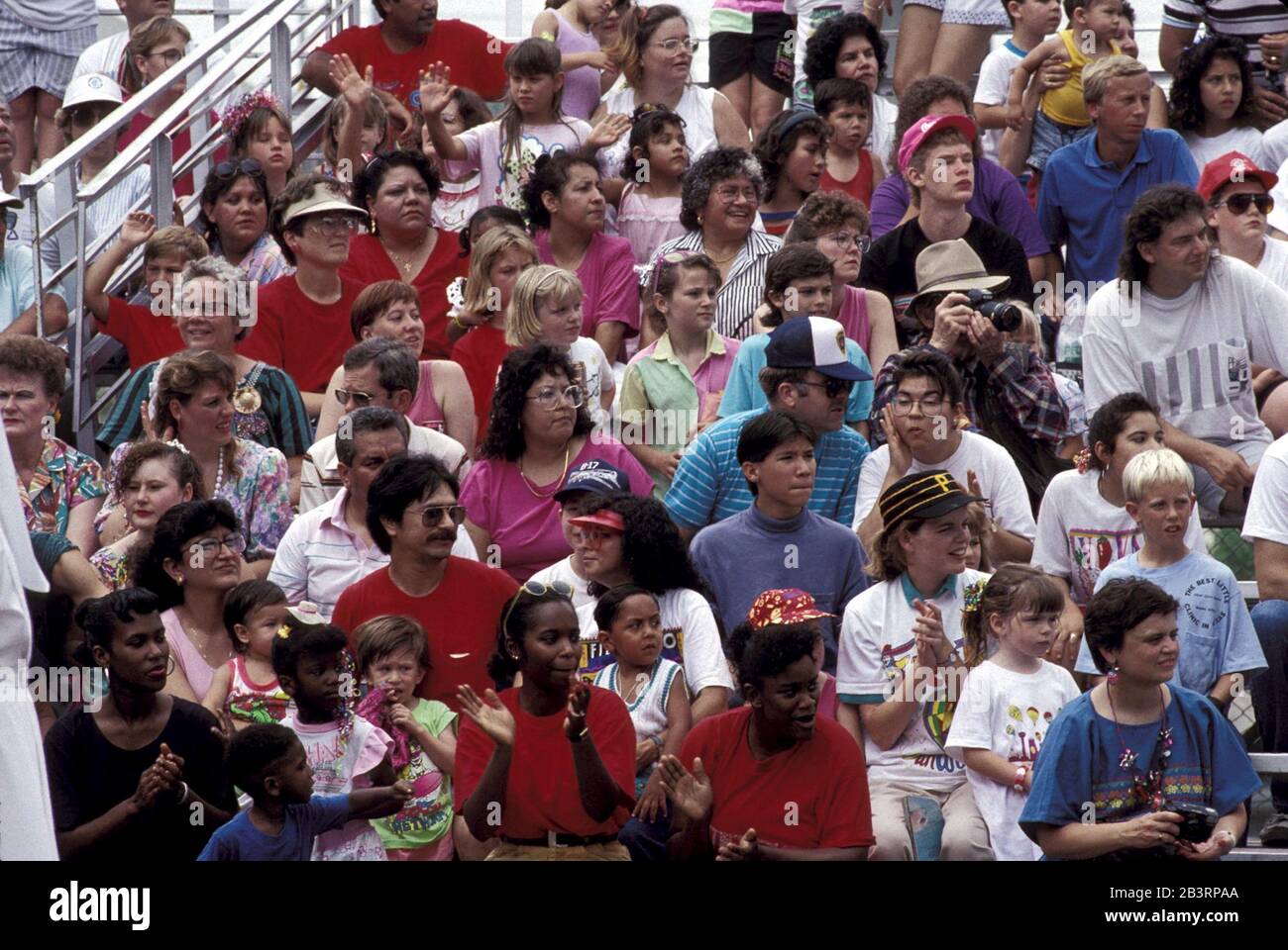 Grandstand people hi-res stock photography and images - Alamy
