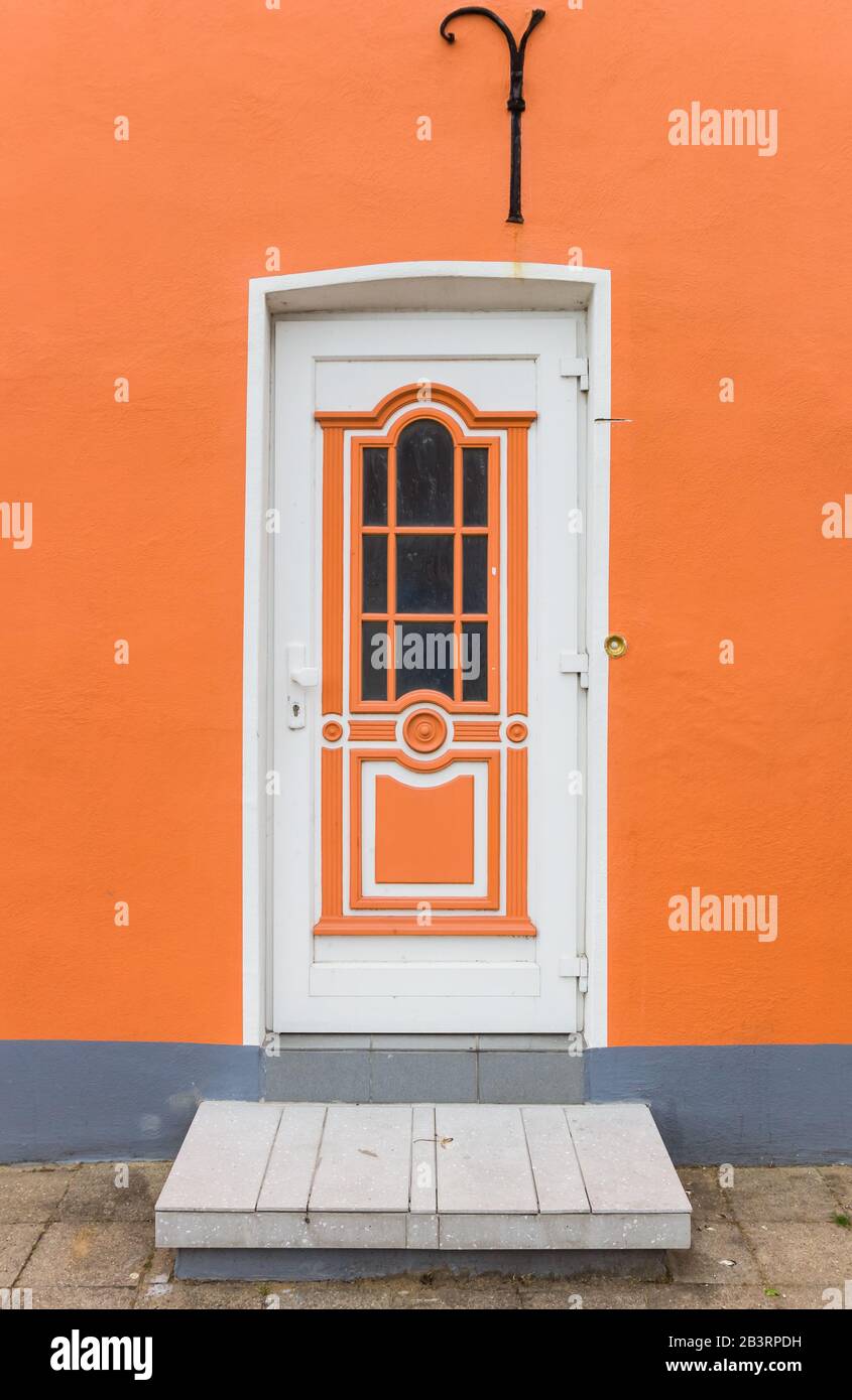 Old orange house entrance hi-res stock photography and images - Alamy