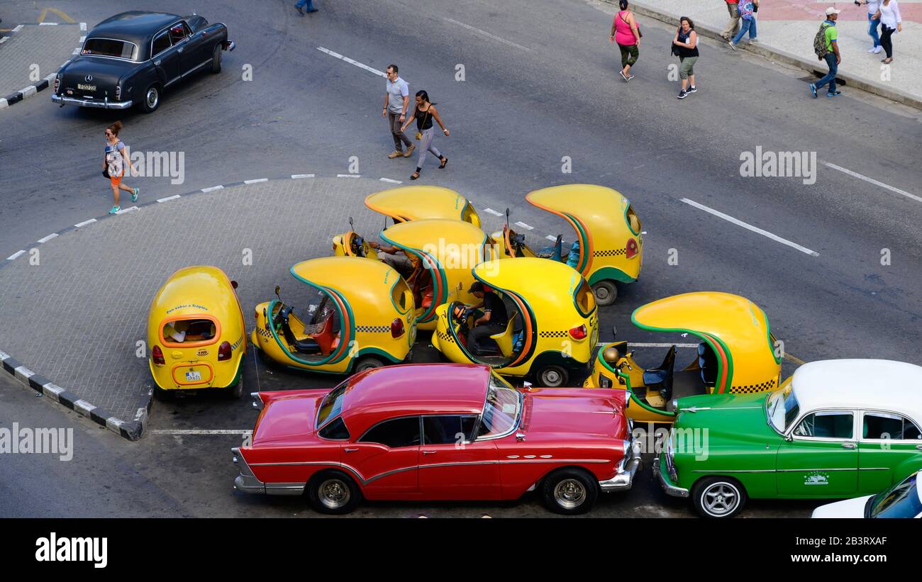 Traffic on the road, Havana, Cuba Stock Photo - Alamy