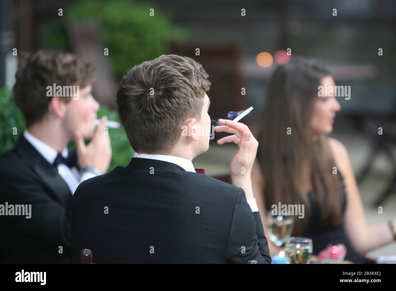 Teenage wedding uk hi-res stock photography and images - Alamy