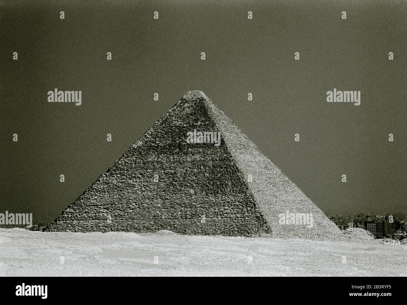 Great pyramid of giza historical hi-res stock photography and images ...