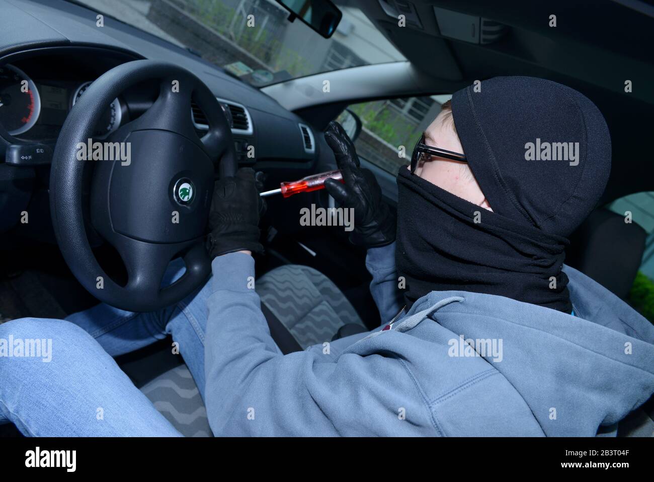 Autodiebstahl hi-res stock photography and images - Alamy