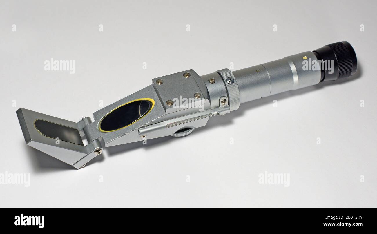 Portable analog refractometer Brix type Stock Photo - Alamy