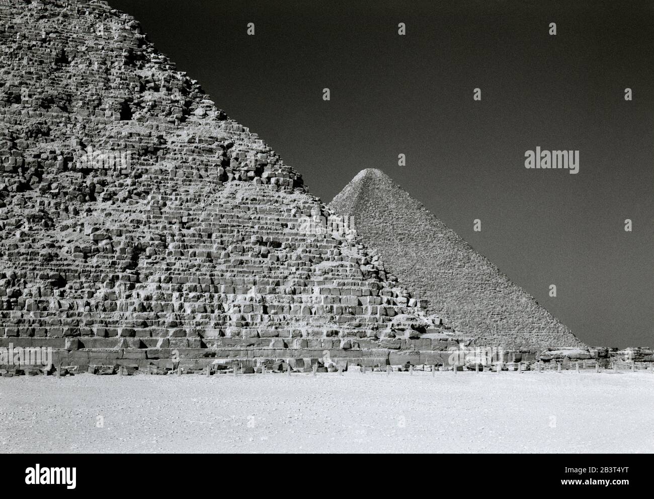 Black And White Travel Photography - Pyramid of Khafre and The Great ...