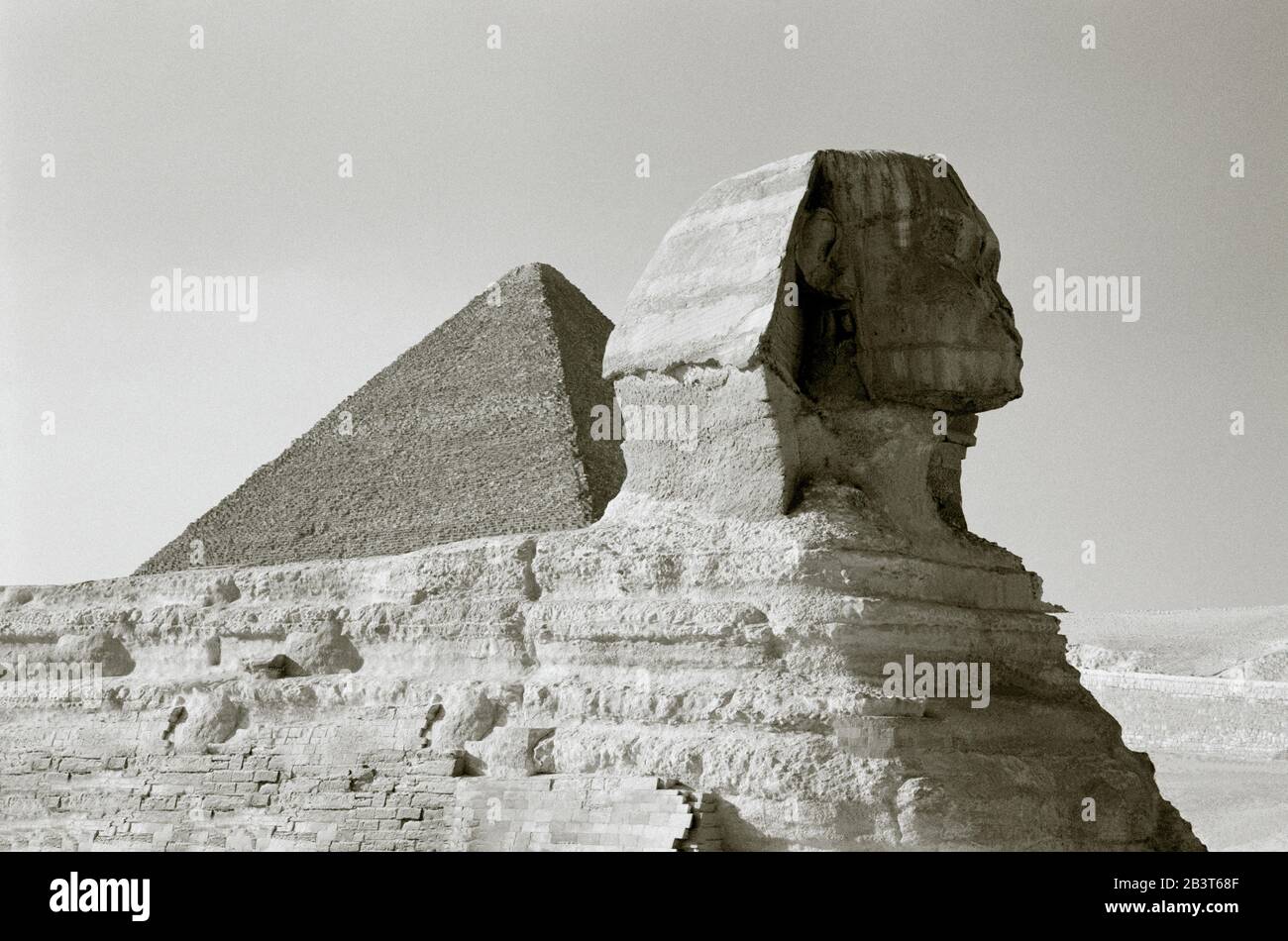 Black And White Travel Photography - The Sphinx and the Great Pyramid ...