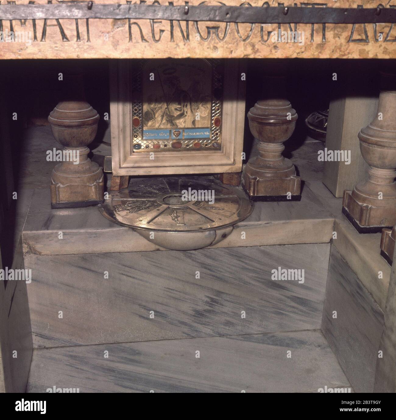 ESTRELLA DEL STO SEPULCRO. Location: IGLESIA DEL SANTO SEPULCRO ...