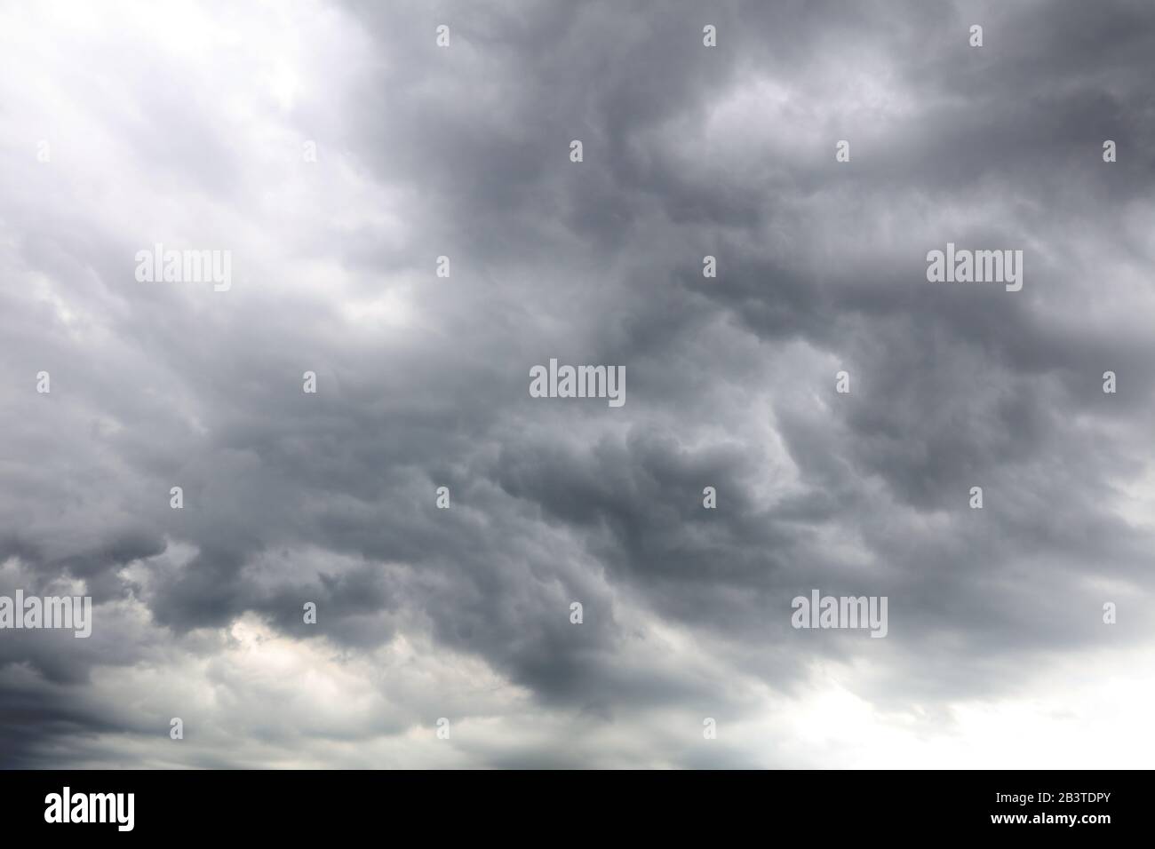 Grey storm clouds hi-res stock photography and images - Alamy