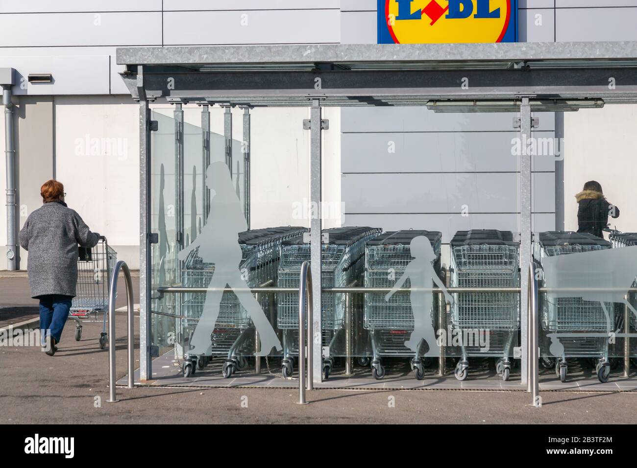 Lidl logo on parking hi-res stock photography and images - Alamy