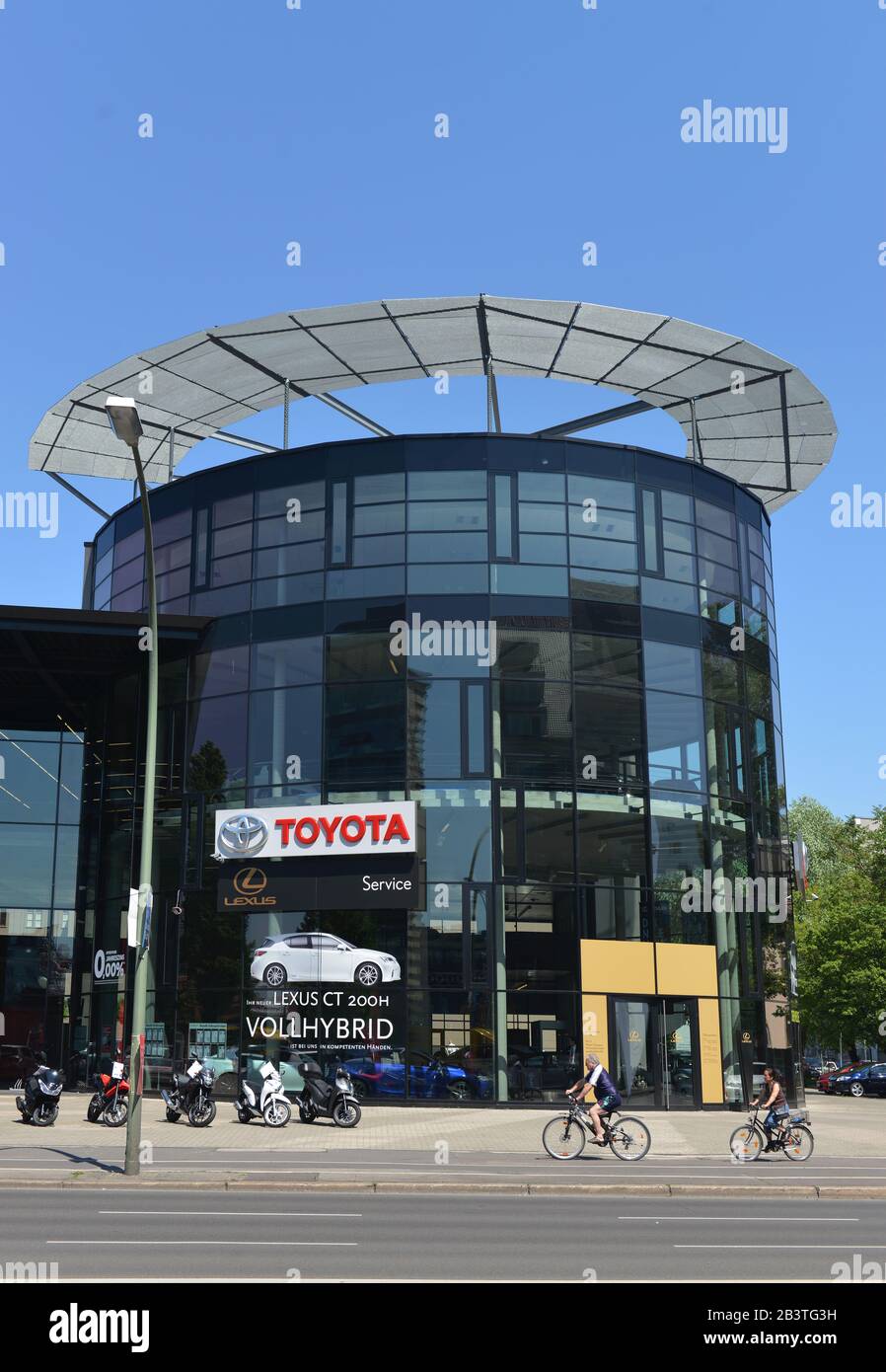 Toyota Autohaus, Stralauer Allee, Friedrichshain, Berlin Deutschland ...