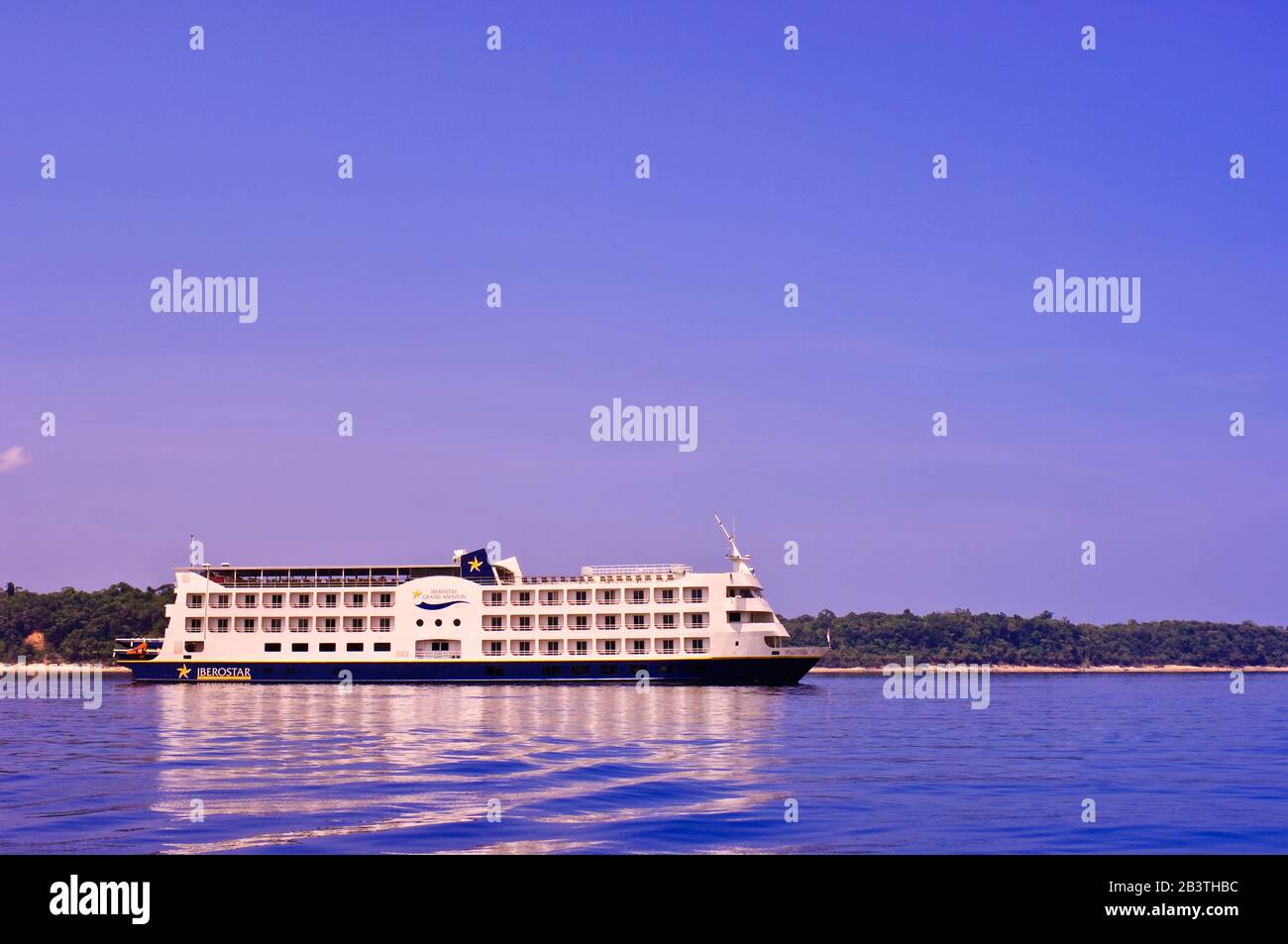 Amazon brazil boat river riverboat hi-res stock photography and images ...