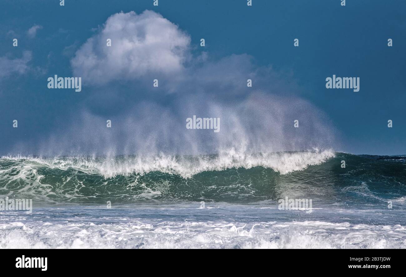 Seascape. Powerful ocean wave on the surface of the ocean. Wave breaks ...