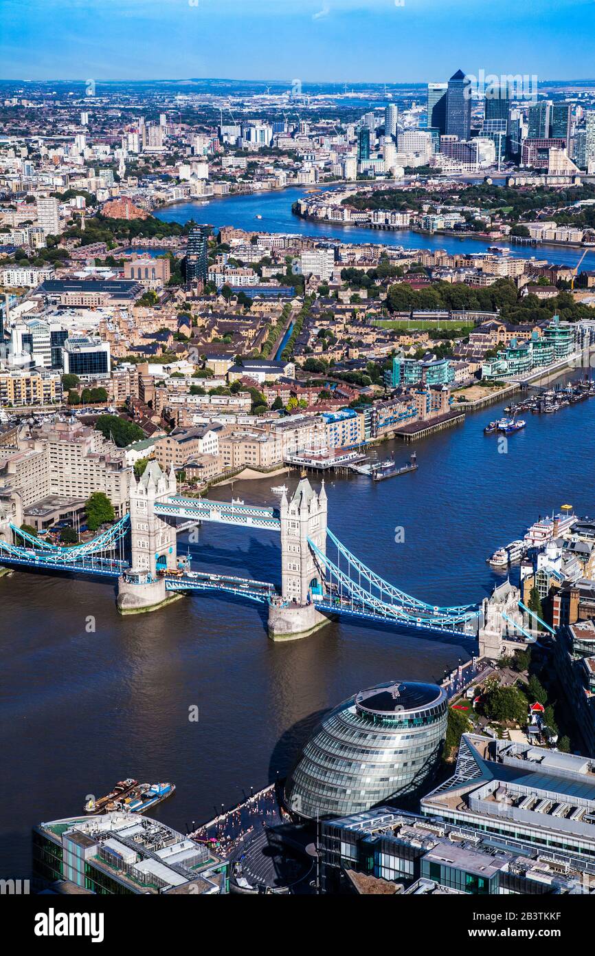 Aerial view of london landmarks hi-res stock photography and images - Alamy