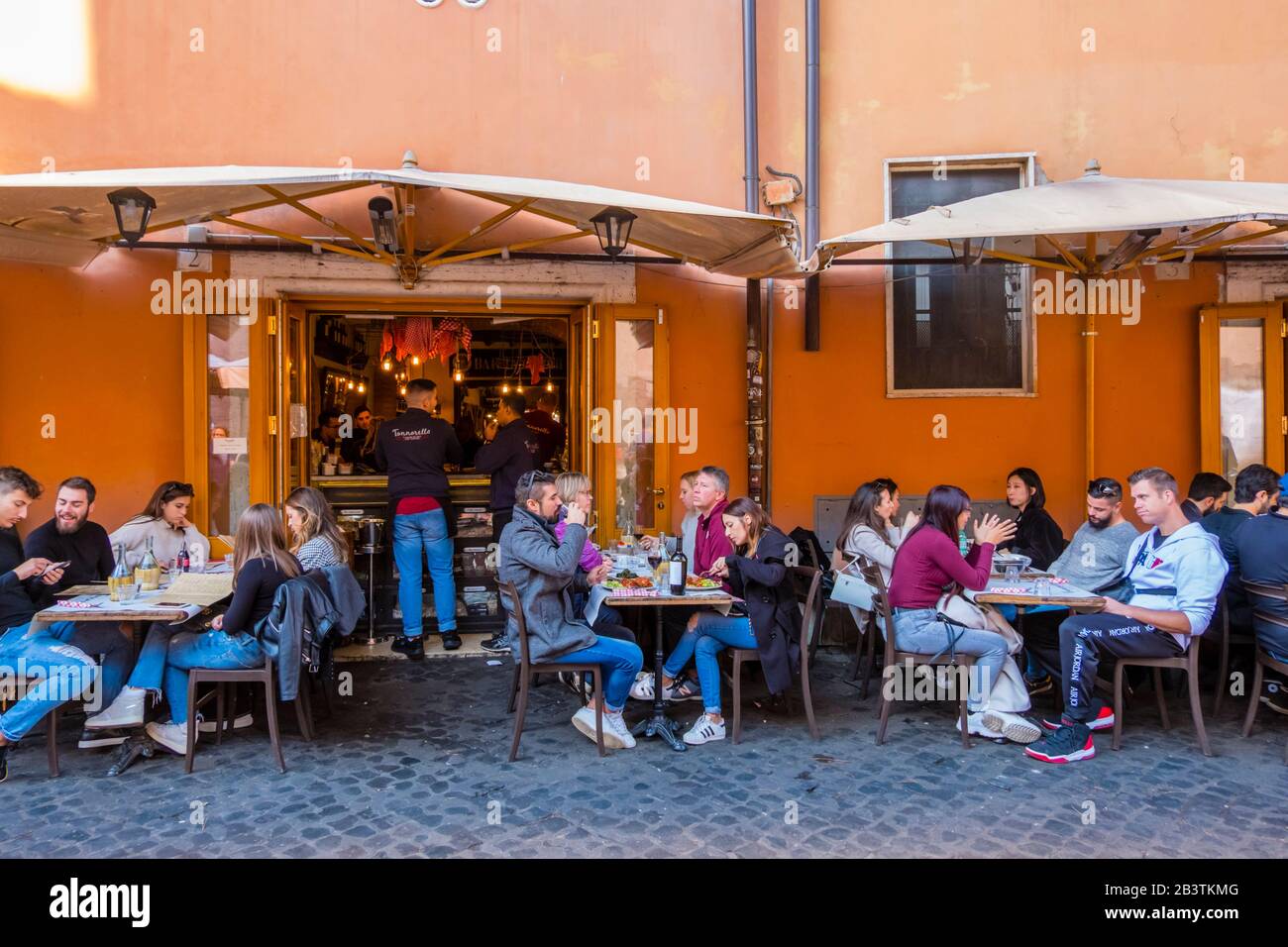 Trastevere Rome Restaurant High Resolution Stock Photography and Images ...