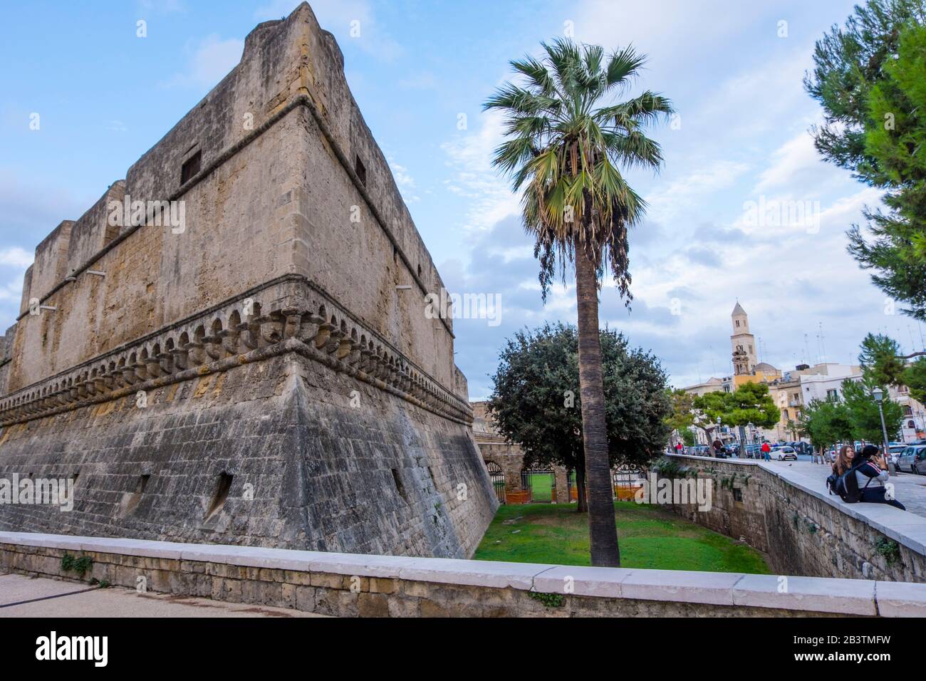Castello Normanno Svevo, Bari, Puglia, Italy Stock Photo - Alamy