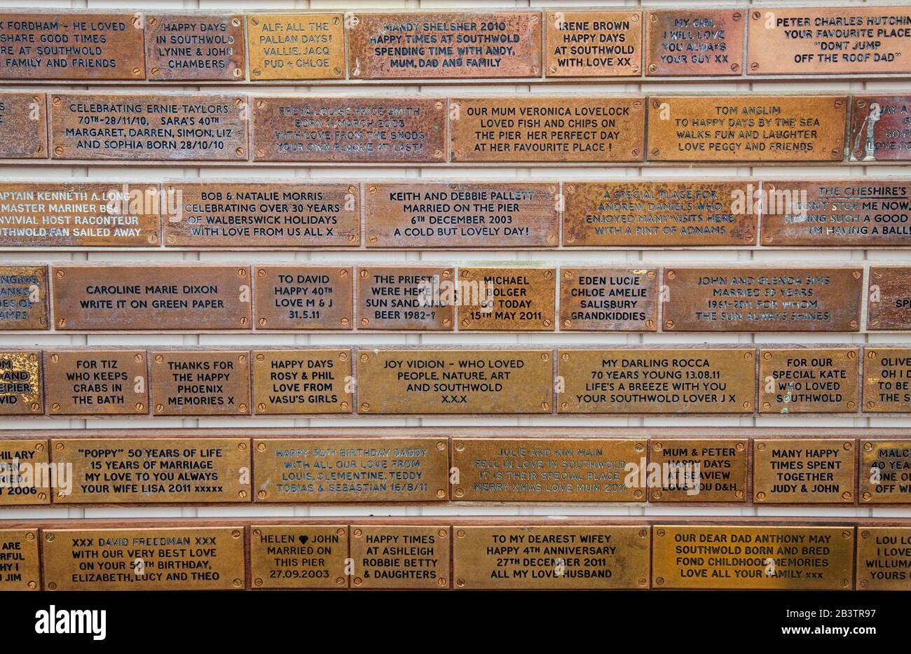 Brass plaques hi-res stock photography and images - Alamy