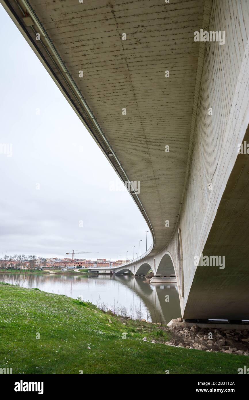 Modern architecture bridge hi-res stock photography and images - Alamy
