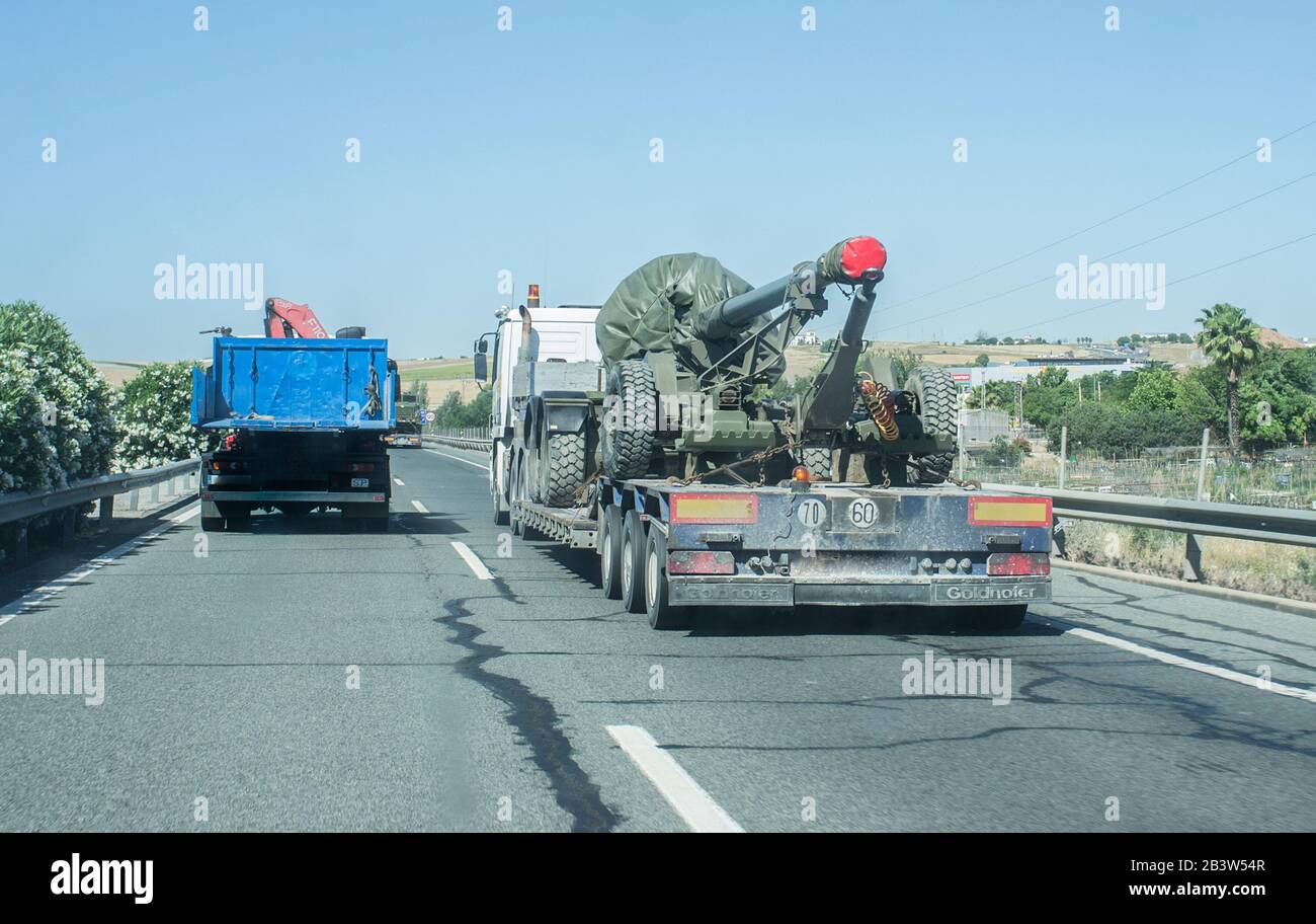 Convoy of military vehicles hi-res stock photography and images - Alamy