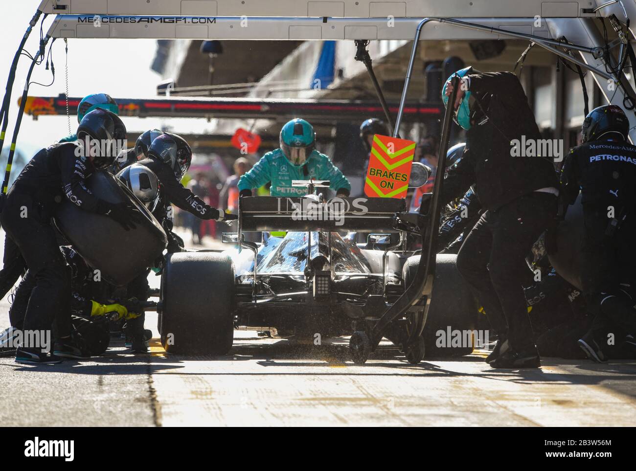 Mercedes formula one pit crew hi-res stock photography and images - Alamy