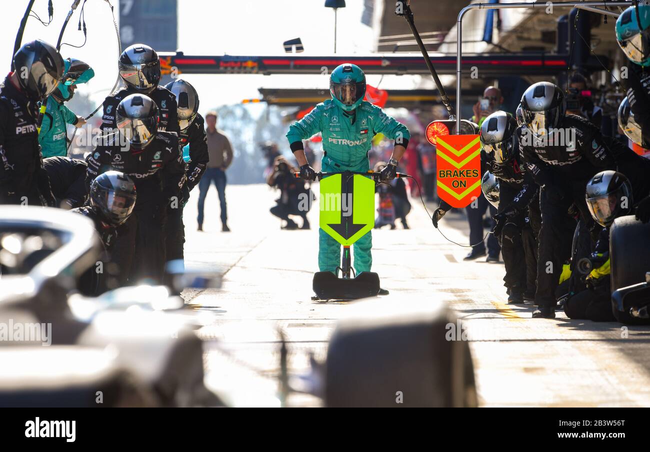 Mercedes formula one pit crew hi-res stock photography and images - Alamy