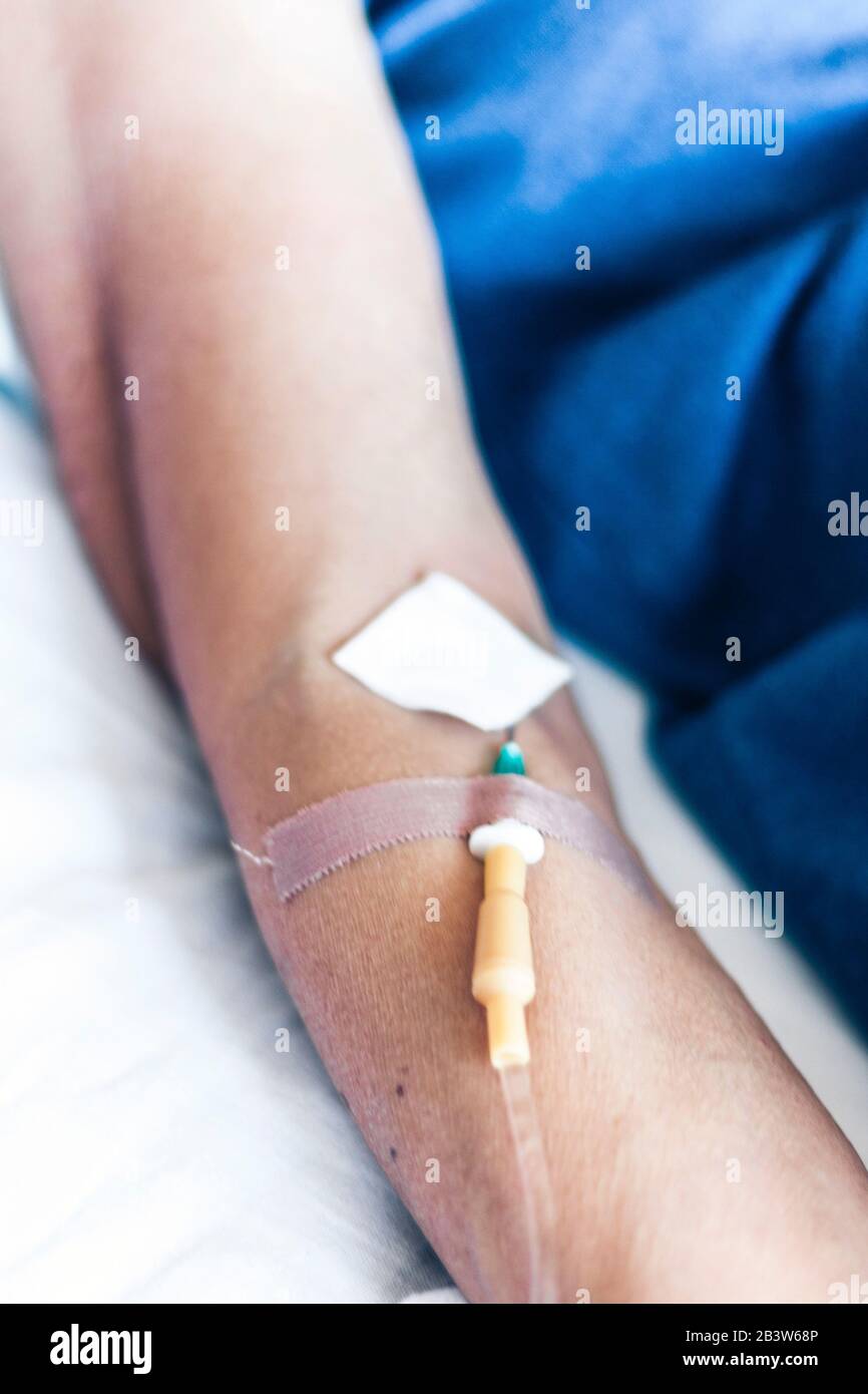 Dextrose in water intravenous solution hi-res stock photography and ...
