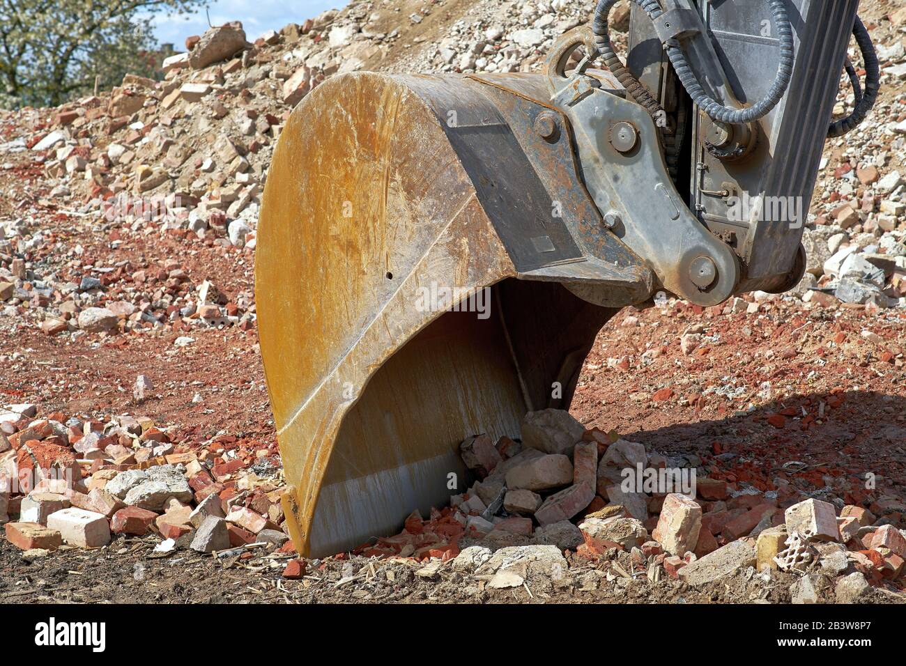 Close-up of a hydraulic excavator bucket Stock Photo - Alamy