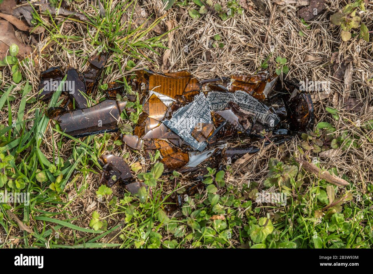 Alcohol bottle smashed hi-res stock photography and images - Alamy