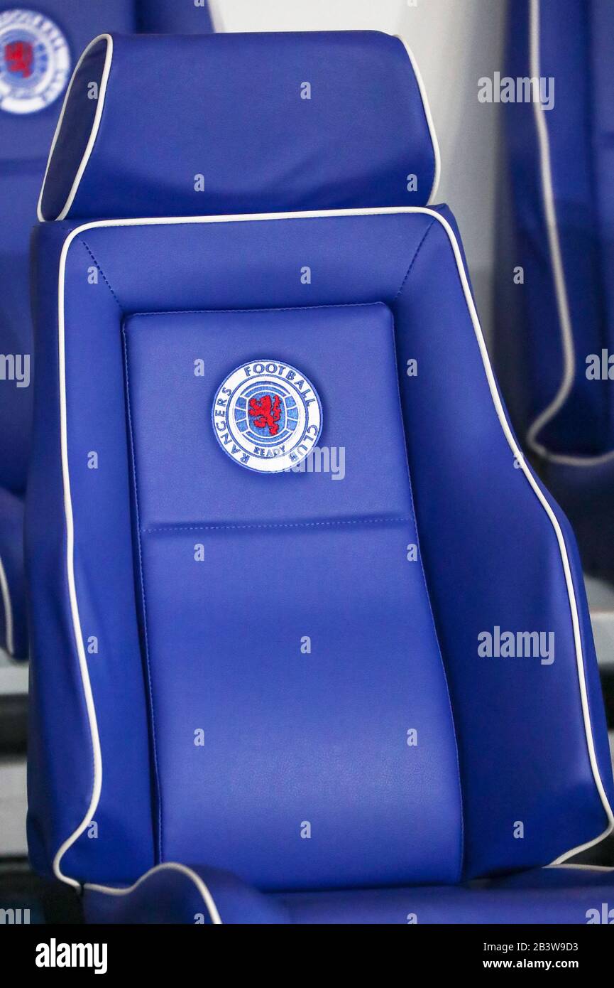 Football manager chair hi-res stock photography and images - Alamy