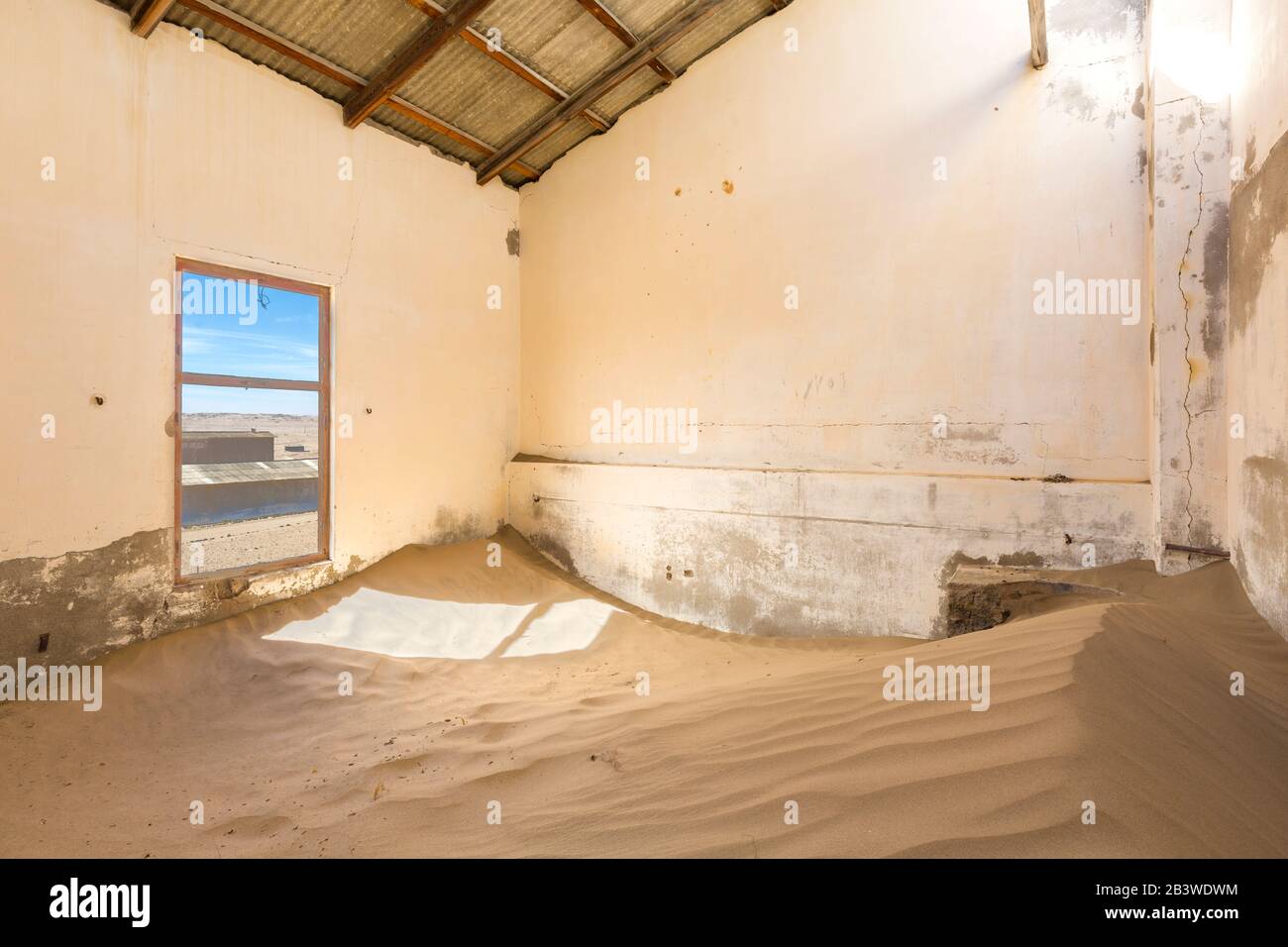 Sand filled room Stock Photo - Alamy