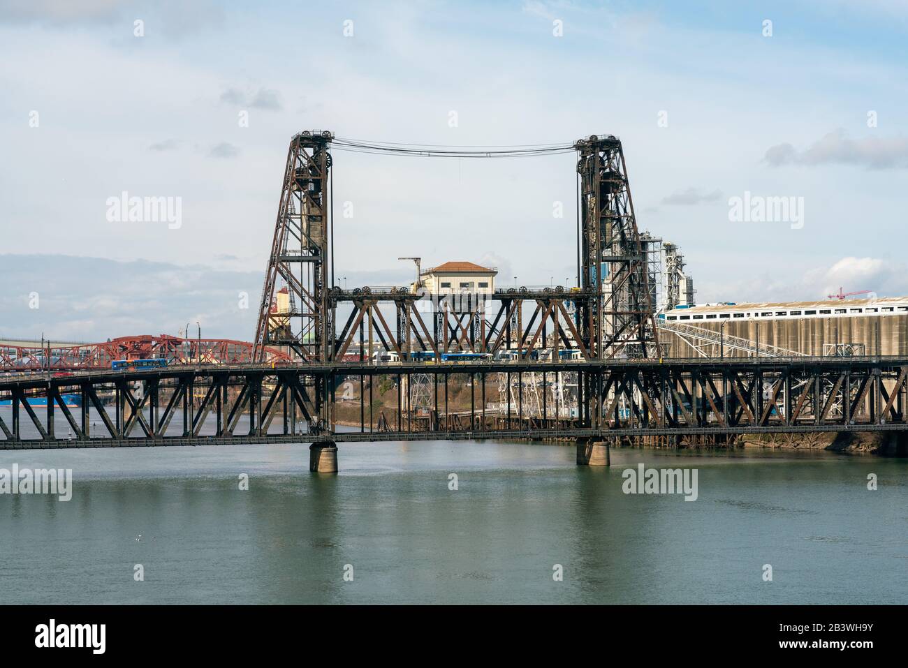 Steel Bridge: 1912 bi-level bridge carrying rail, pedestrian, cycle ...