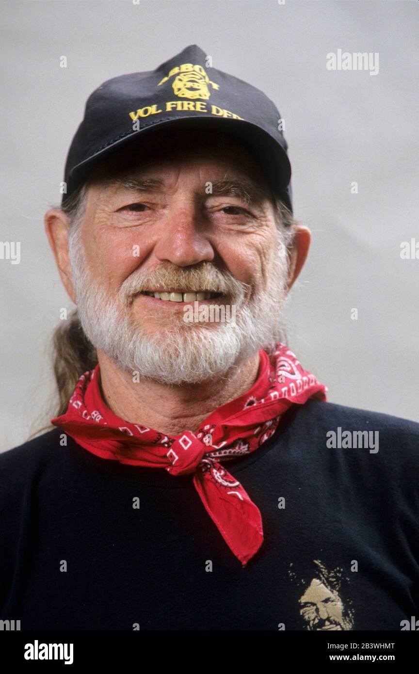 1993: Portrait of country singer Willie Nelson wearing an Abbott ...
