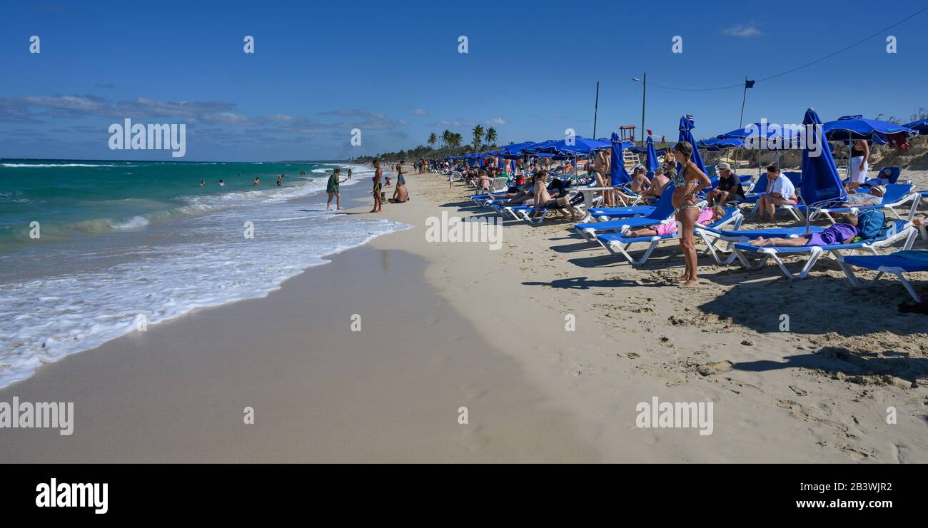 Tourists on beach, Santa Maria Del Mar, Havana, Cuba Stock Photo - Alamy