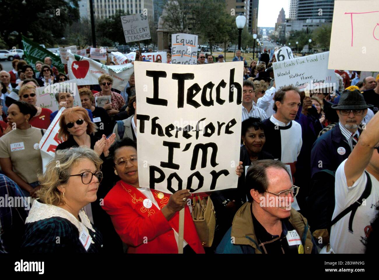 Teachers protesting low pay hi-res stock photography and images - Alamy