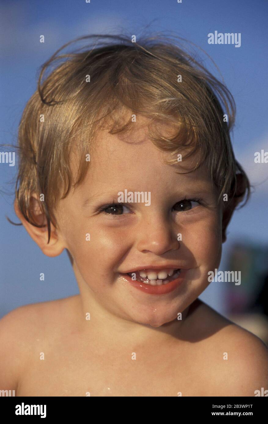 Smiling two-year-old boy shows his baby teeth Stock Photo - Alamy