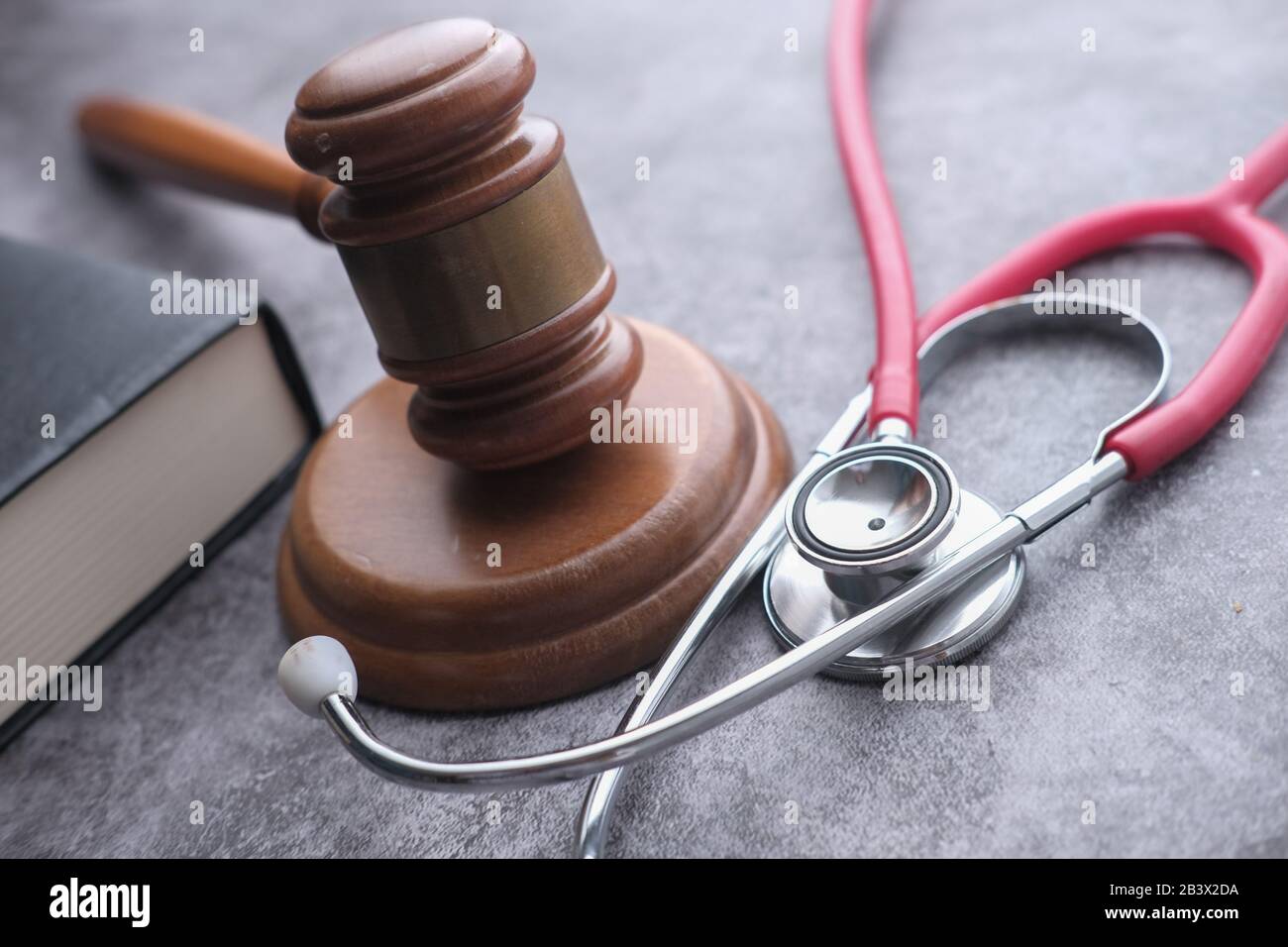 Gavel and stethoscope hi-res stock photography and images - Alamy