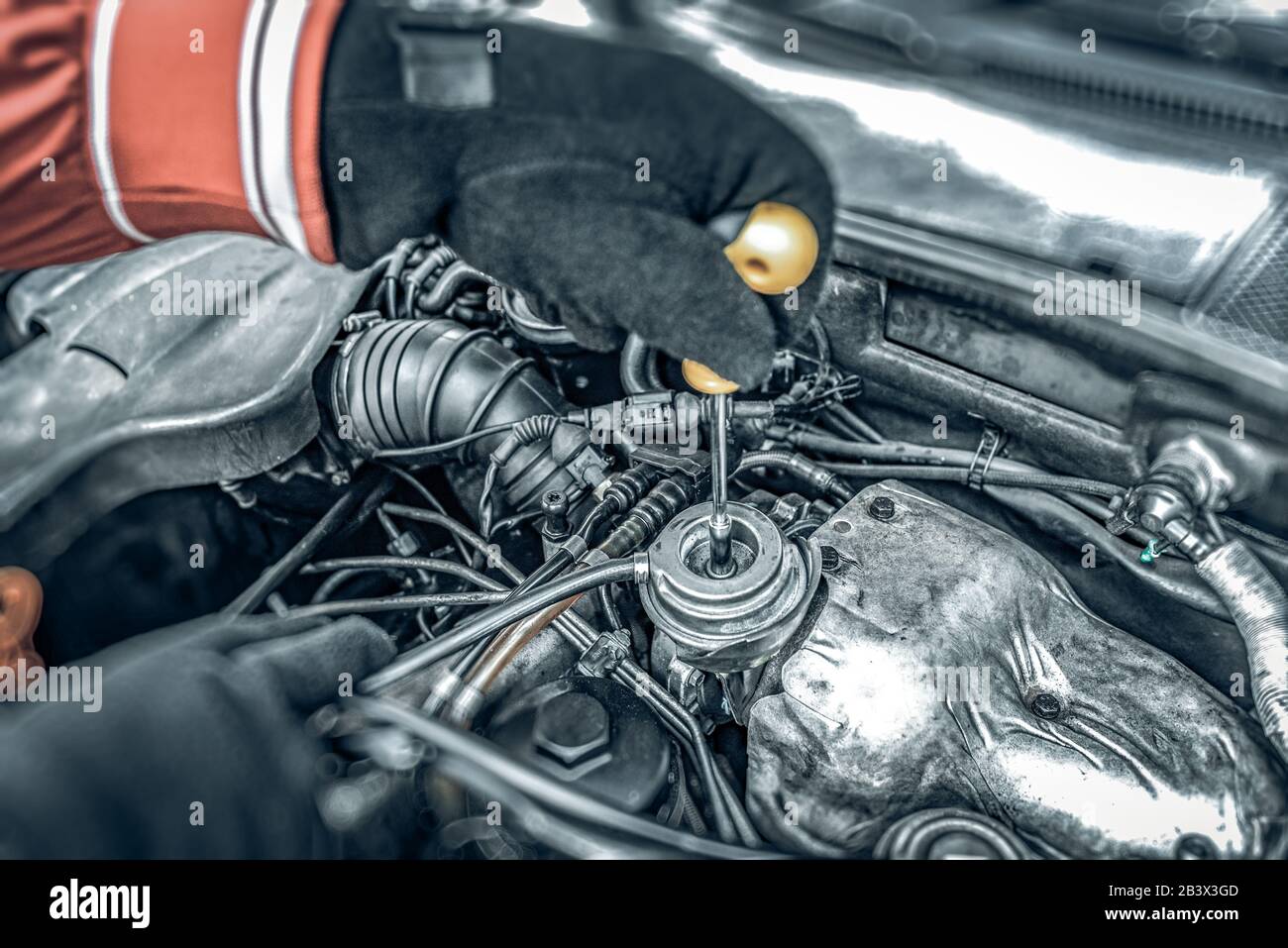 Disassembled engine of an old car. Auto repair Stock Photo - Alamy