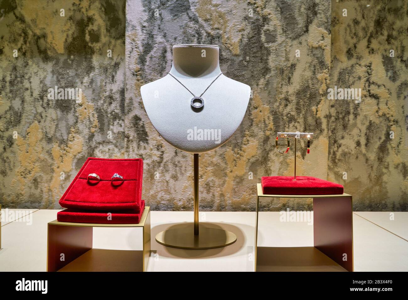 Cartier storefront hi-res stock photography and images - Alamy