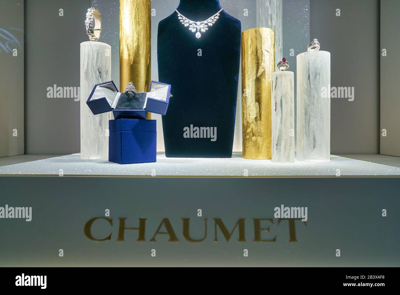 Chaumet shop hi-res stock photography and images - Alamy