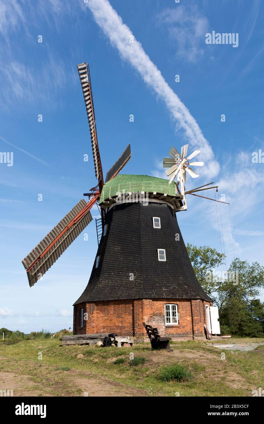Dutch flour windmill landscape hi-res stock photography and images - Alamy