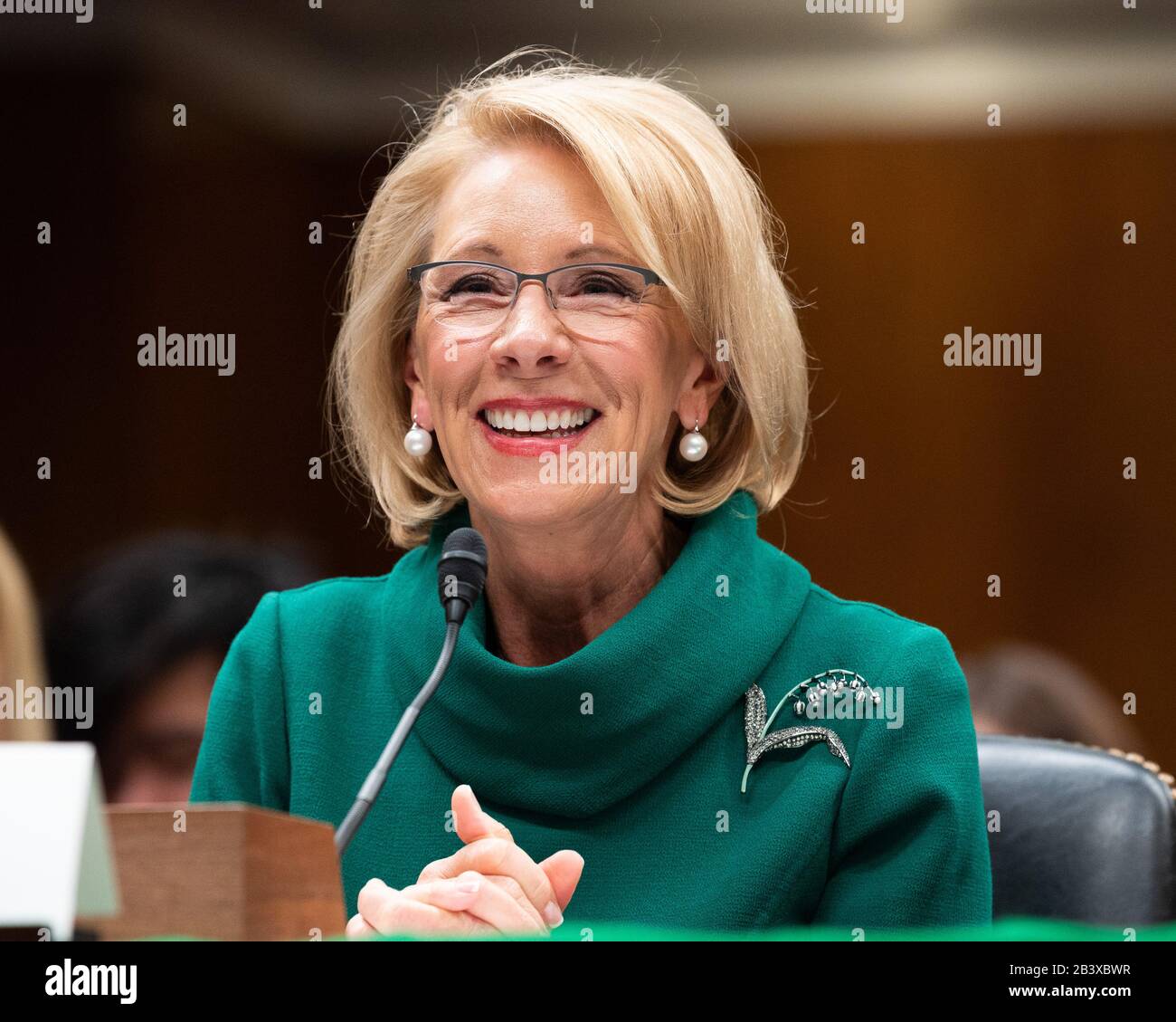 Betsy devos speaking hi-res stock photography and images - Alamy