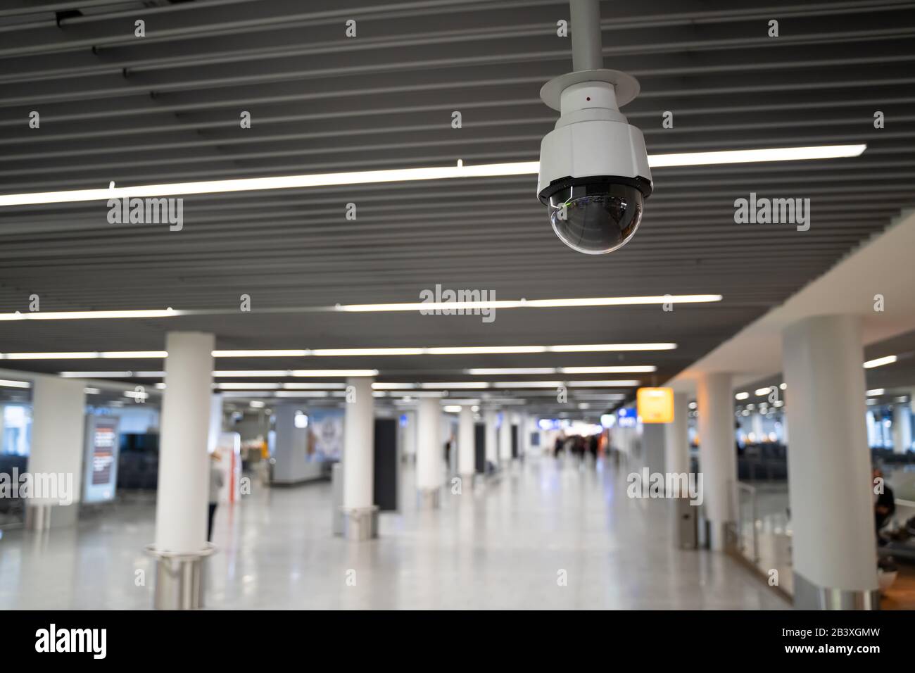 Airport monitor hi-res stock photography and images - Alamy