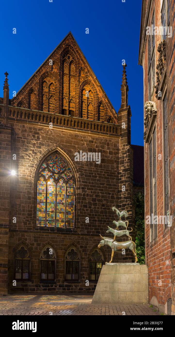 Old statue of a dog hi-res stock photography and images - Alamy