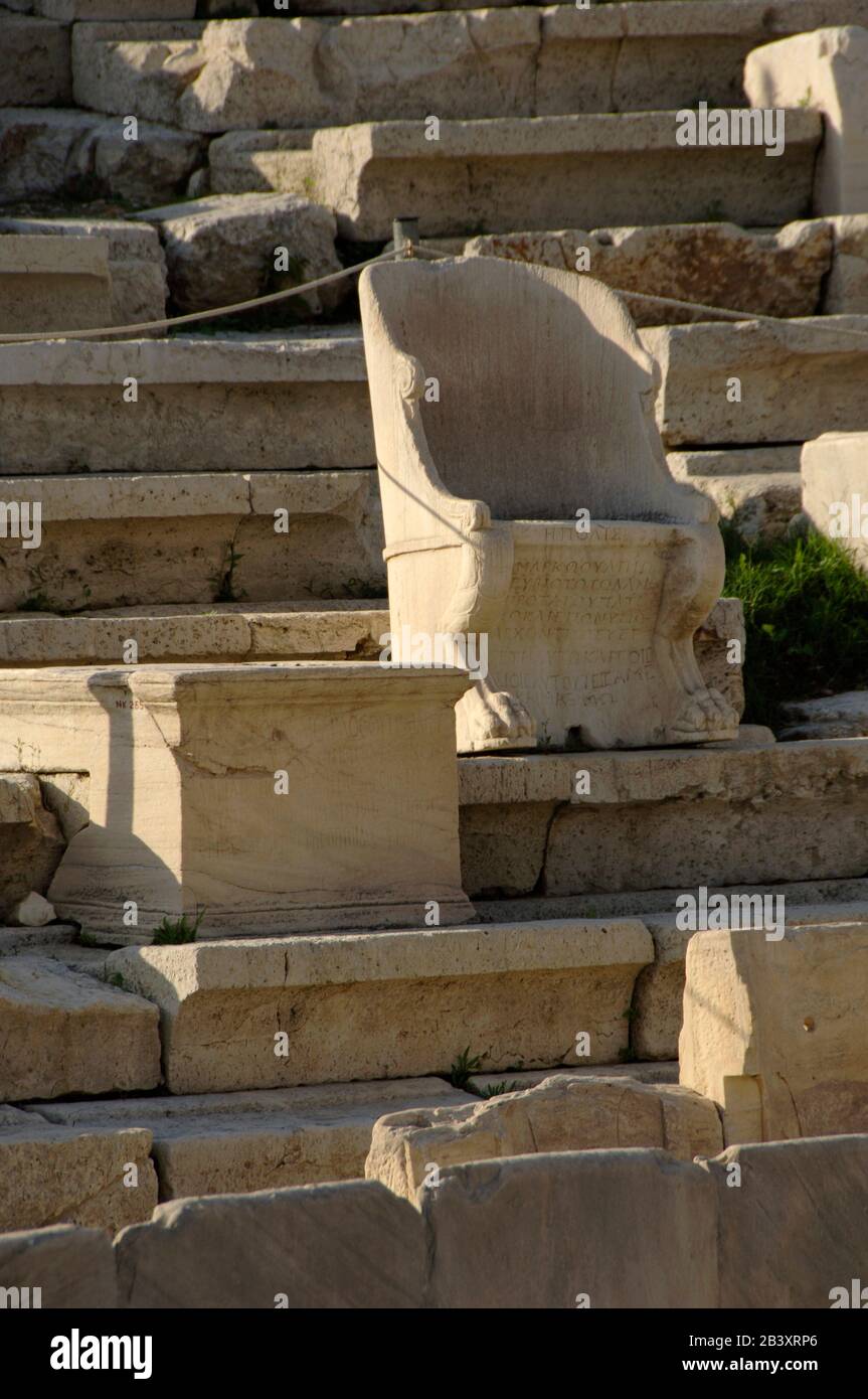 Throne chair hi-res stock photography and images - Alamy