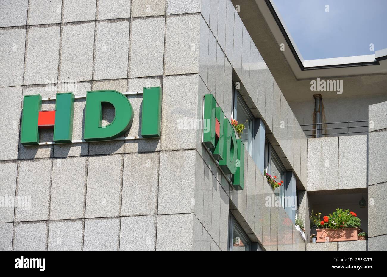 Werbung HDI, Charlottenburg, Berlin, Deutschland Stock Photo - Alamy